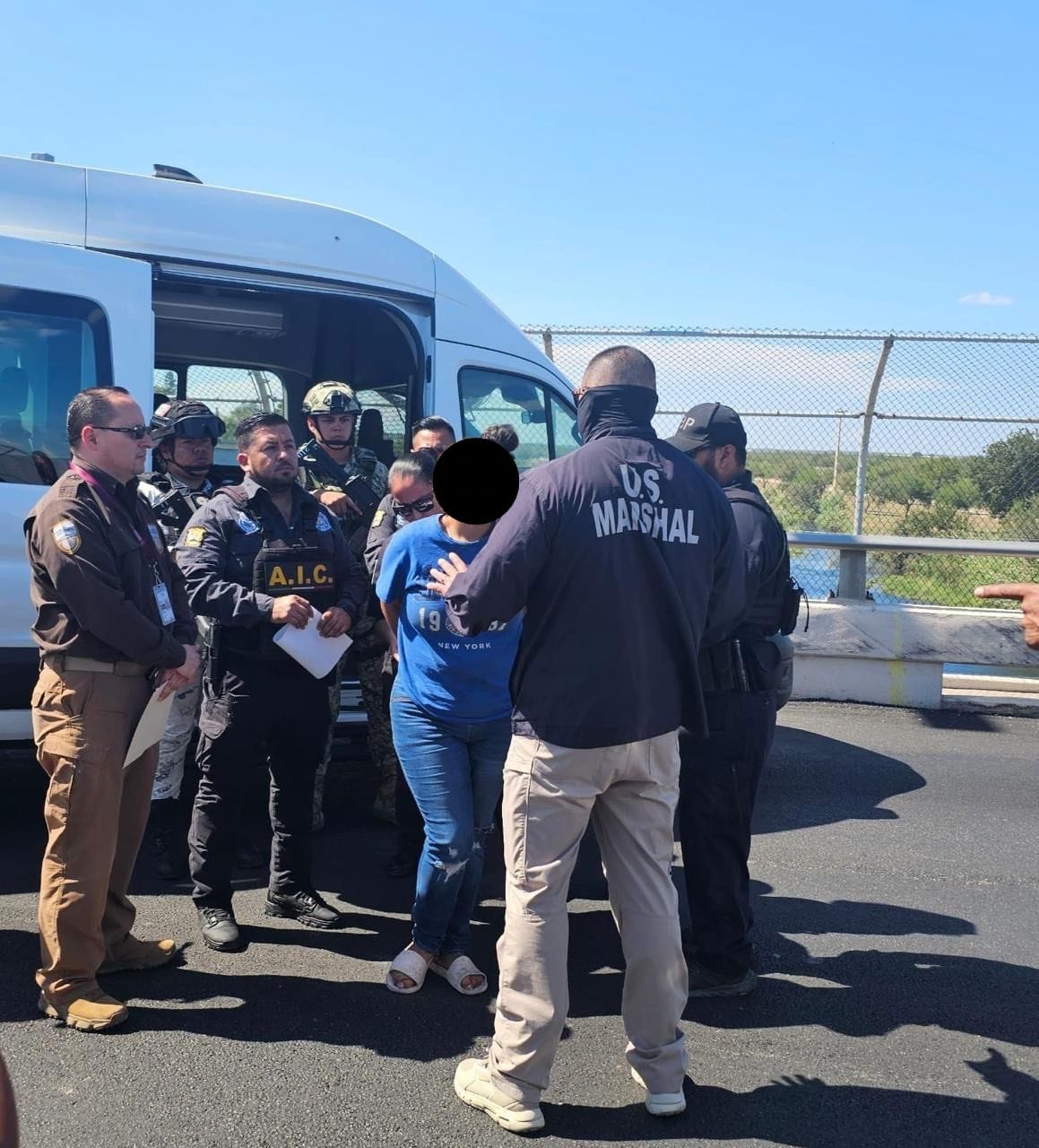 REALIZA AIC DEPORTACIÓN CONTROLADA EN ACUÑA-DEL RÍO, TEXAS - El Ahuizote